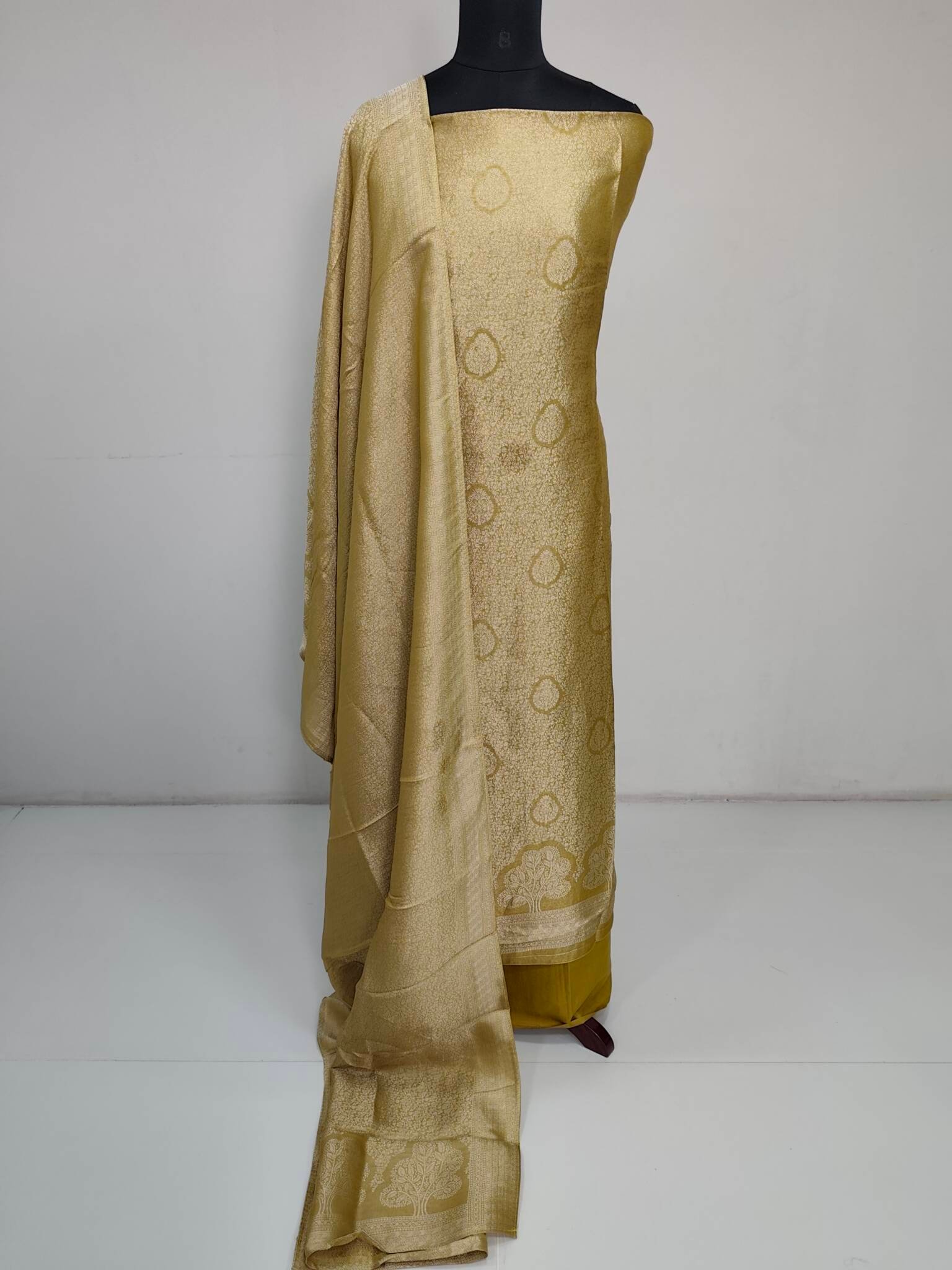 SOFT SILK BANARASI WEAVING SUITS – Fayme Clothing – Women’s Online Boutique Store | Aluva | Kerala